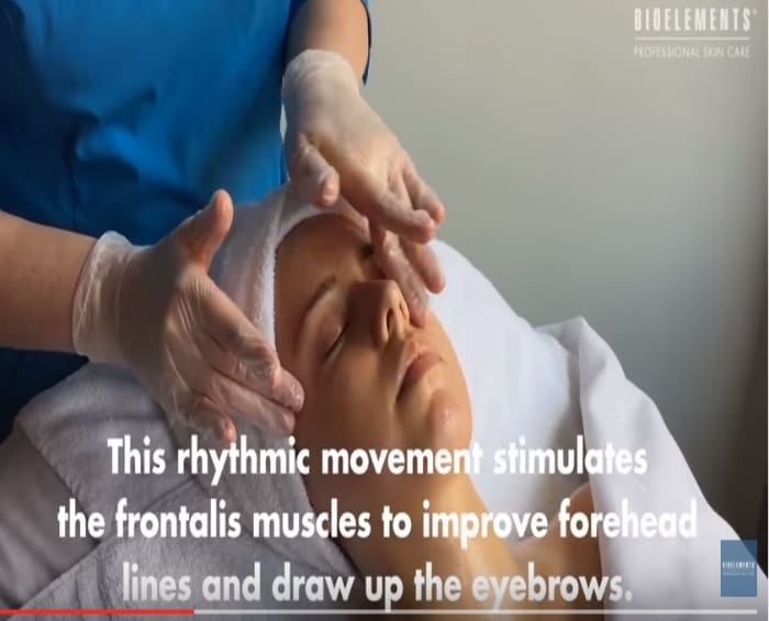 Video: Figure 8 Effleurage: Bioelements Facial Massage Spotlight ...