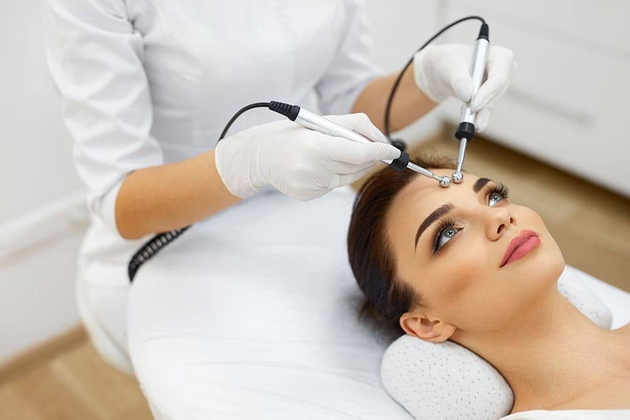 10 Things About... Microcurrent - dermascope
