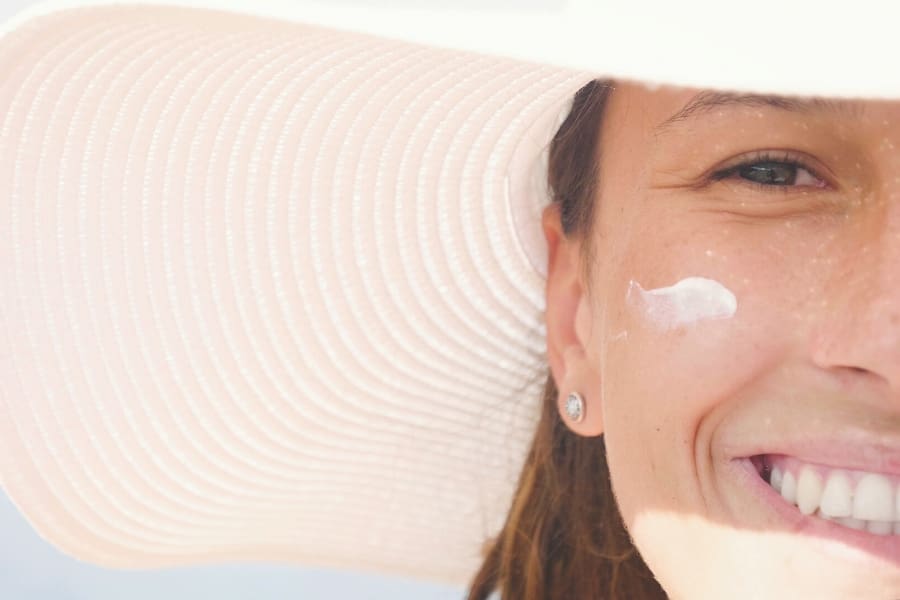Sun Protection: A look at sunscreen, sun-protective clothing, and other ...